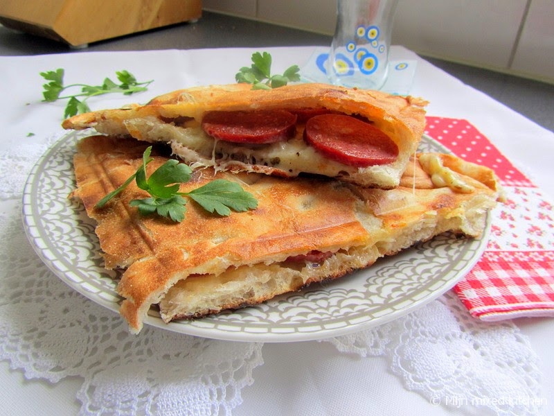 Mijn mixed kitchen: Sucuklu kaşarlı tost (Turkse tosti met sucuk en kaas)