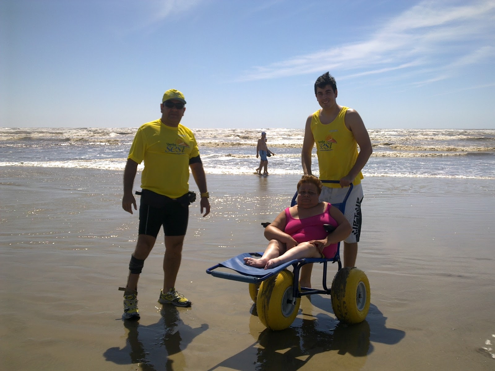 O: PRAIA ACESSÍVEL NO BALNEÁRIO PINHAL