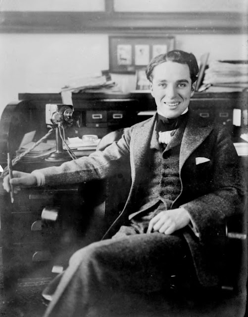 Fascinating Black and White Portraits of a Young Charlie Chaplin ...