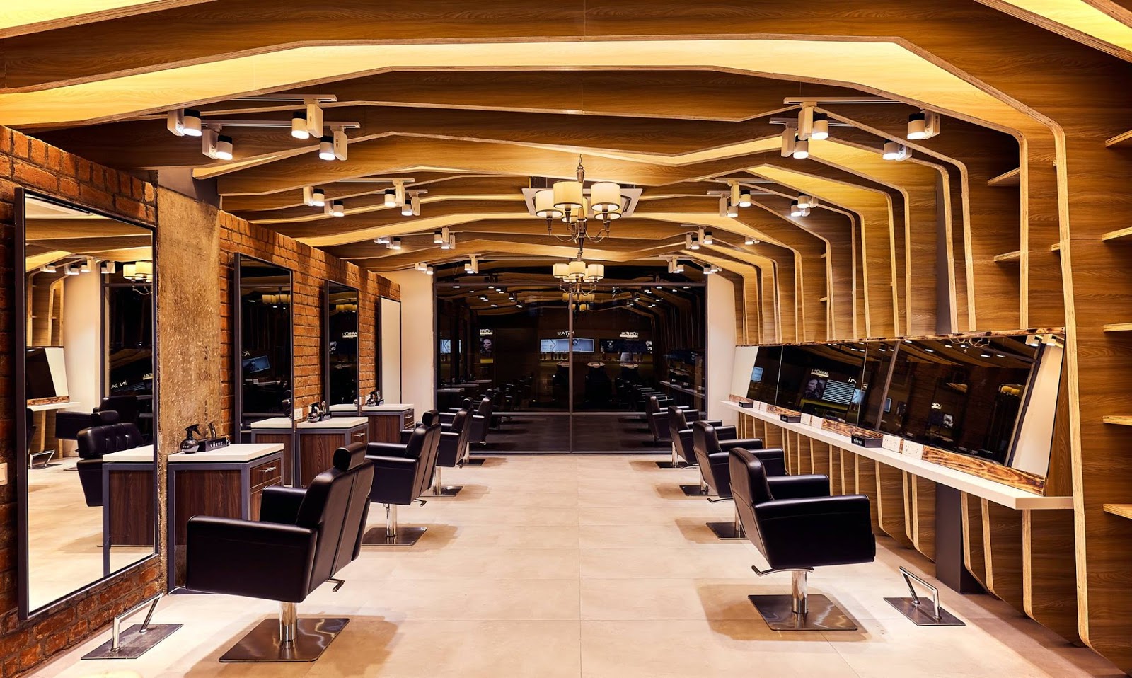 Celebrating Valentines with Vurve Salon - Highonstyle | Priyadarshini ...