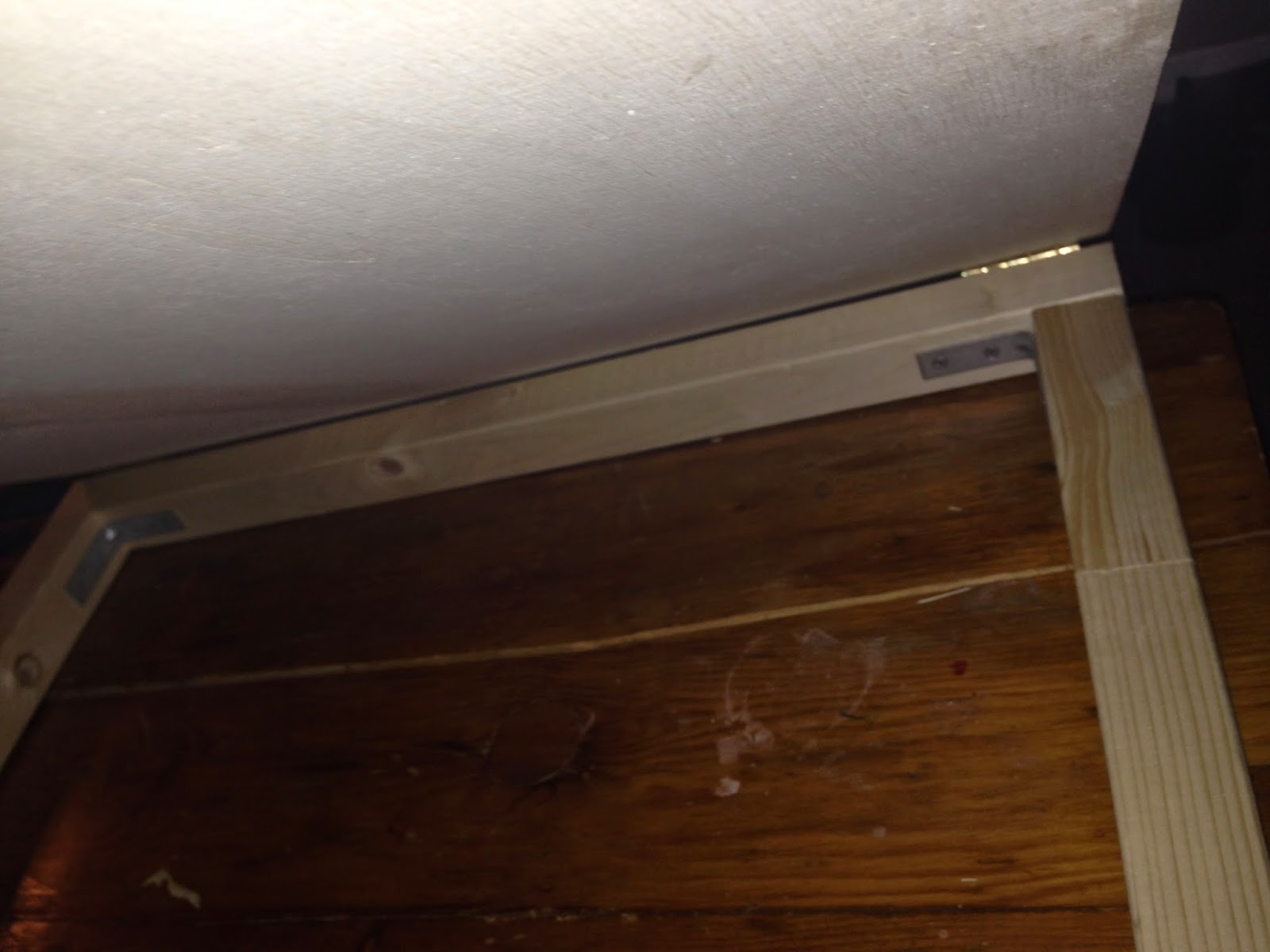 Pandora's Box of DIY: Portable Drafting Table