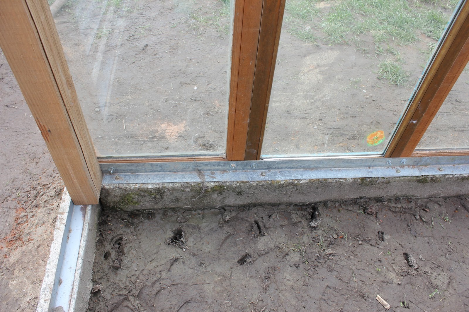 DIY verandah-style greenhouse, sunspace, draught lobby from recuperated ...