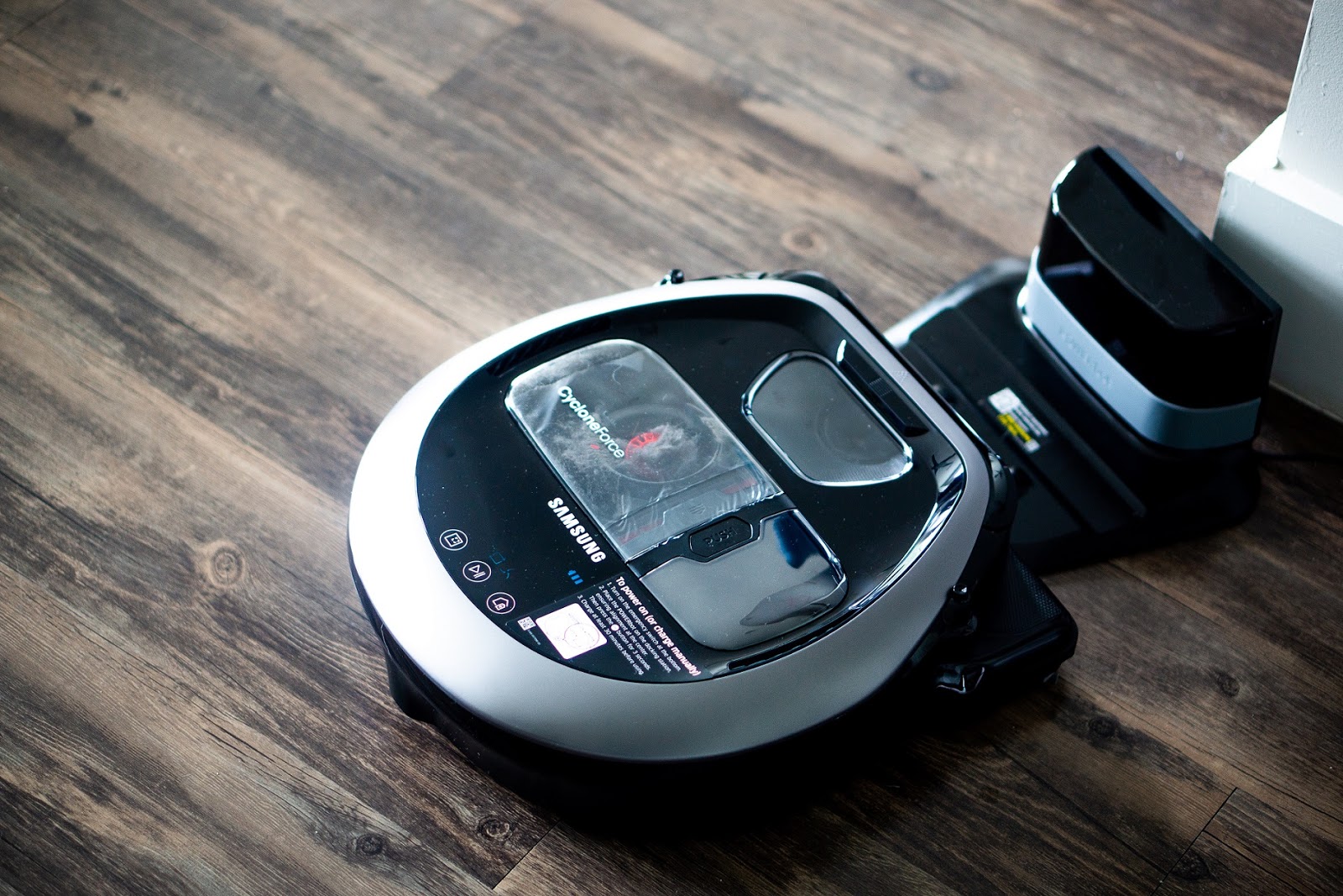 Smart Spring Cleaning with the Samsung POWERbot Robot Vacuum Cleaner ...
