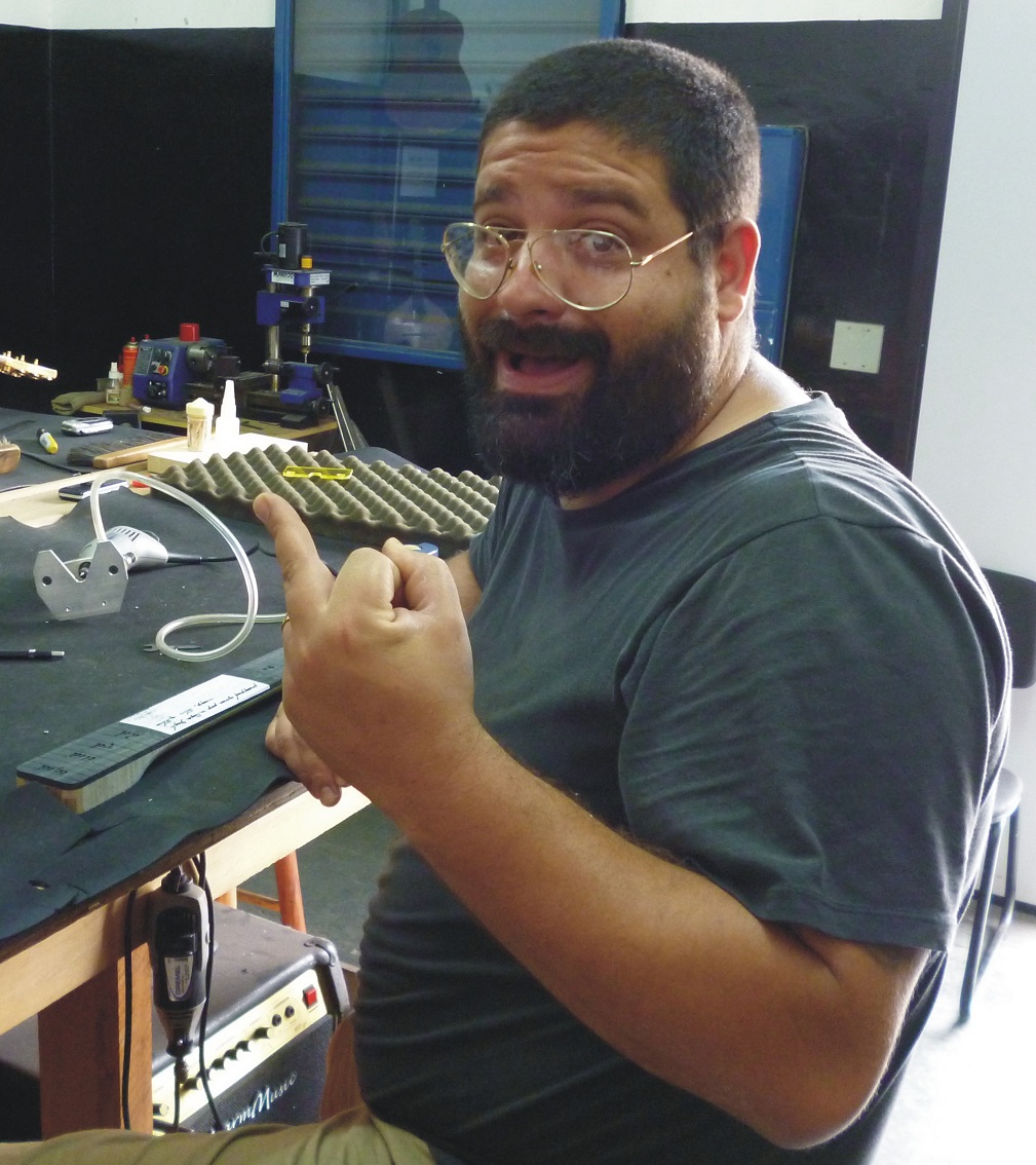 Guzzardi Luthieria: O Luthier