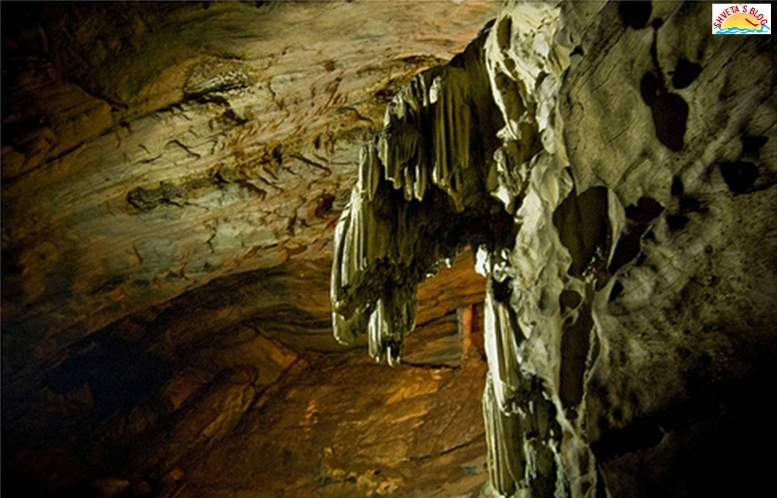 MIRACLE: TOURISM IN INDIA: THE BORRA CAVES ,VISAKHAPATNAM,ANDHRA PRADESH