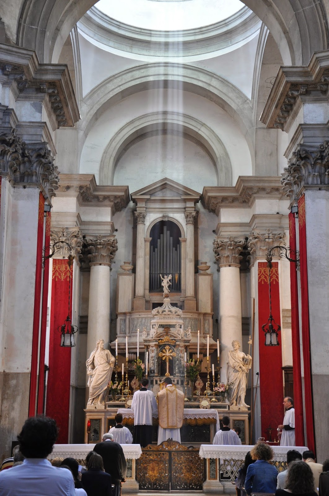 Orbis Catholicus Secundus: FSSP in Venice: Parish of Sts. Simon and Jude