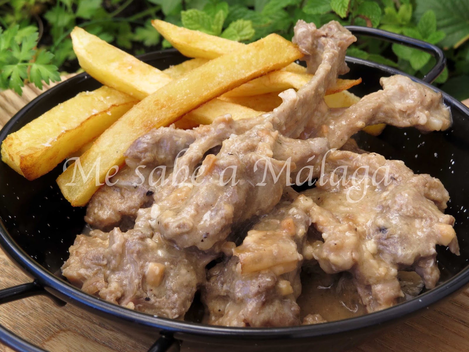 Me sabe a Málaga: Chivo frito en salsa de almendras