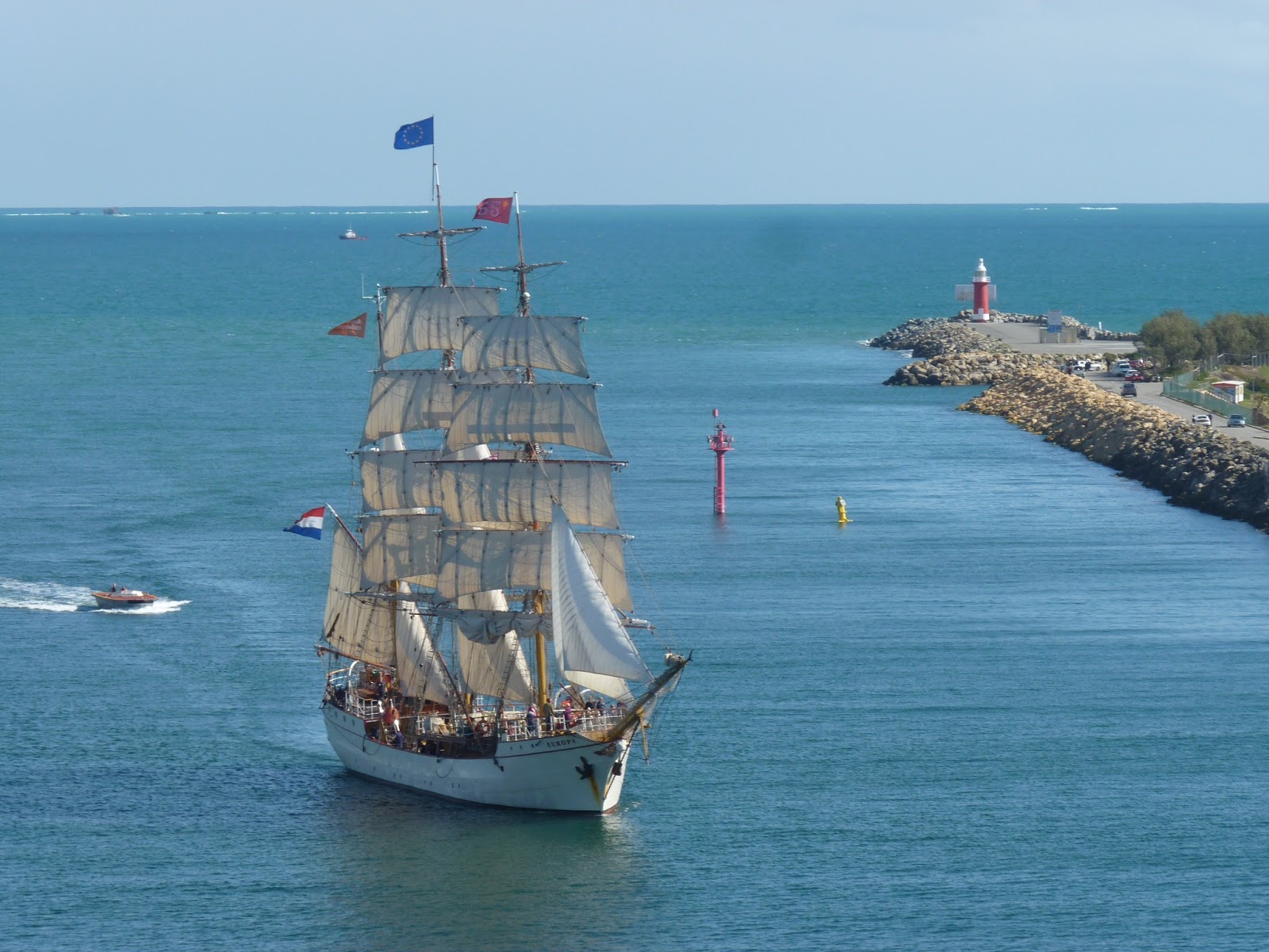 Sail Leeuwin: THEY'RE HERE! [DUTCH SHIPS ARRIVE IN FREO]