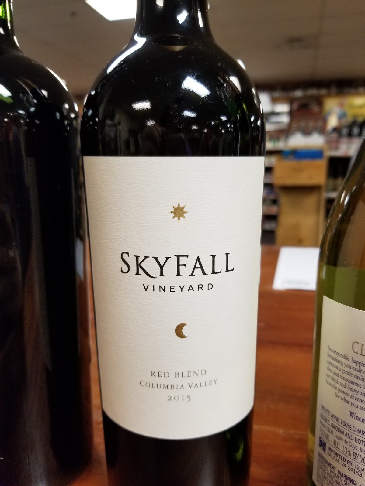 Becky's Wine Blog: Tasting - Skyfall Red Blend