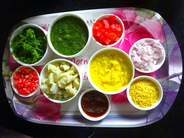 Veg Indian Cooking: Moong Dal Sev Batata Puri