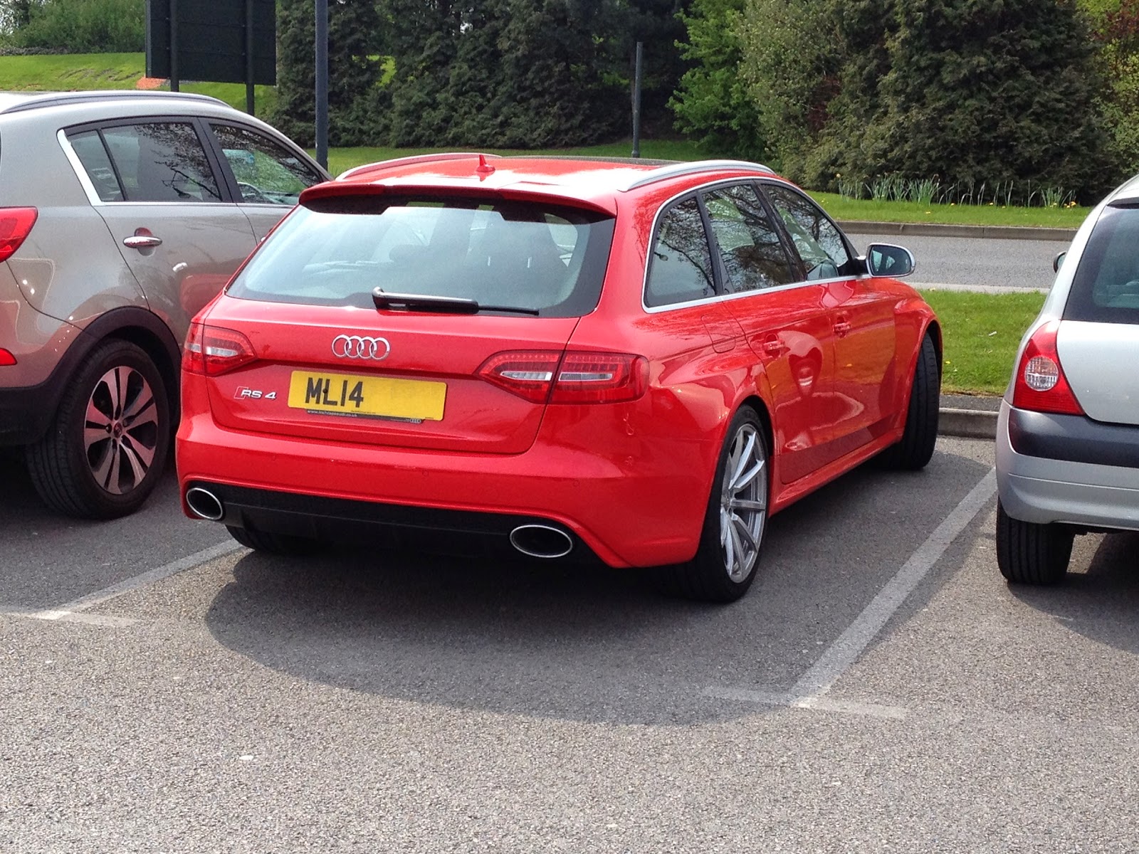 Dream Car Spotter: Audi RS4 Avant 2014