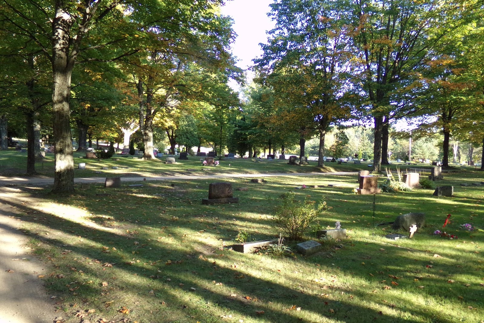 Maple Grove Cemetery: 20 days - Maple Grove Cemetery, Munising
