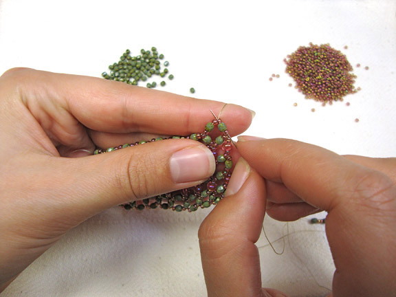 Beadlust: Photo Guide to Beading