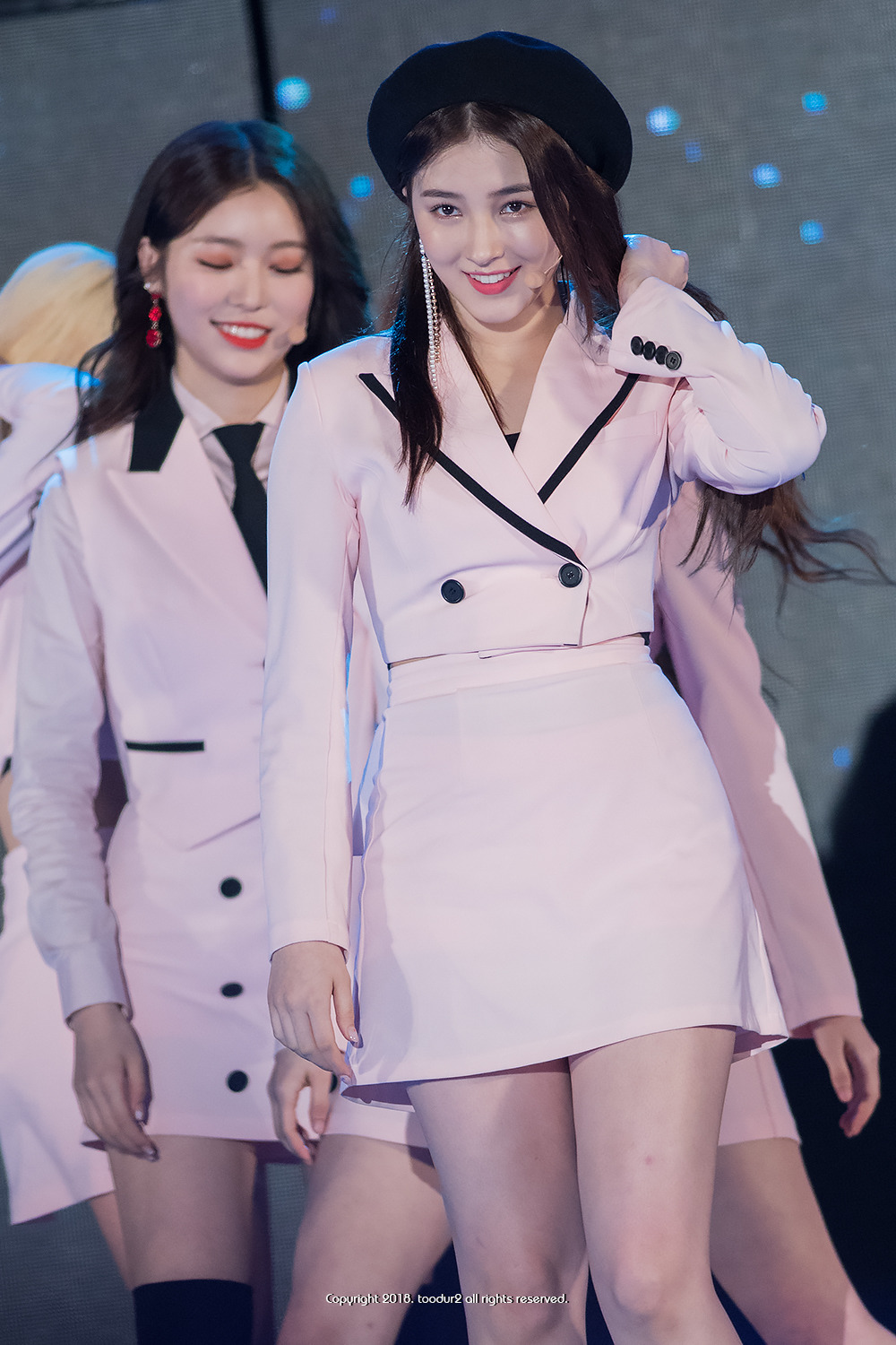 MOMOLAND Nancy is so beautiful in pink - Who's your bias?