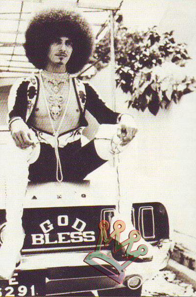 Blog Ketinggalan Zaman : Biografi Ahmad Albar - Bagian 1