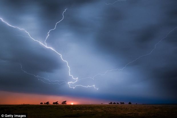 KERENGGA: Saintis Rekod Kilat Paling Lama, Terpanjang Di Dunia