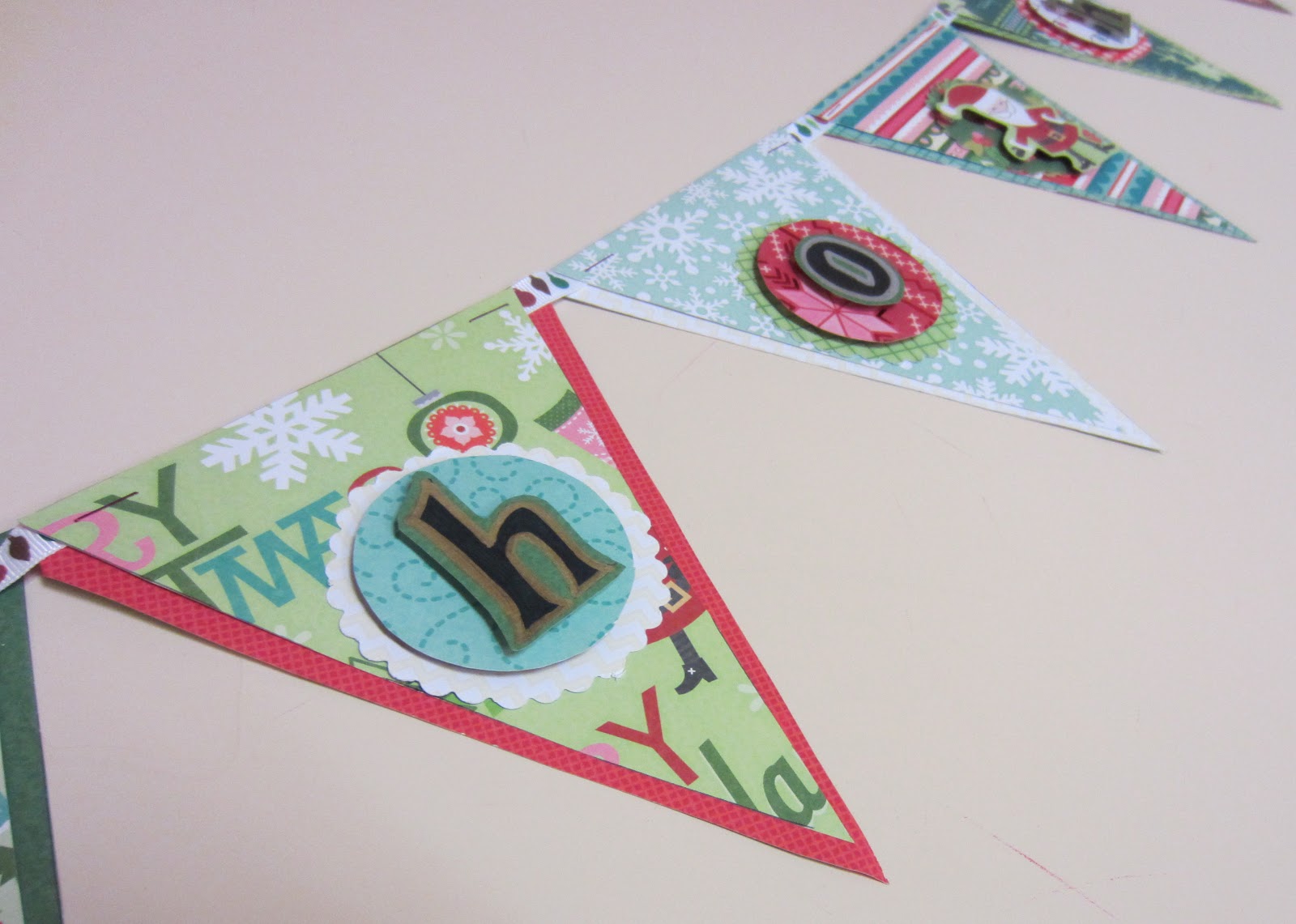 Moxie Fox: DIY Holiday Bunting Flags