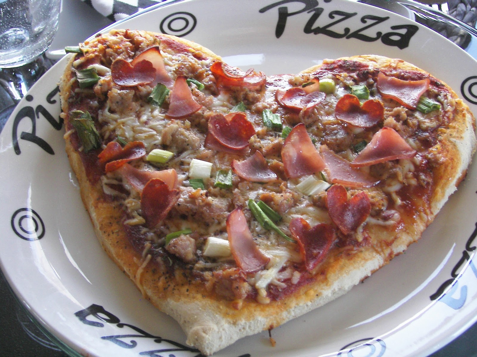 Red Couch Recipes: We Love Pizza Tablescape and Homemade Heart-Shaped ...