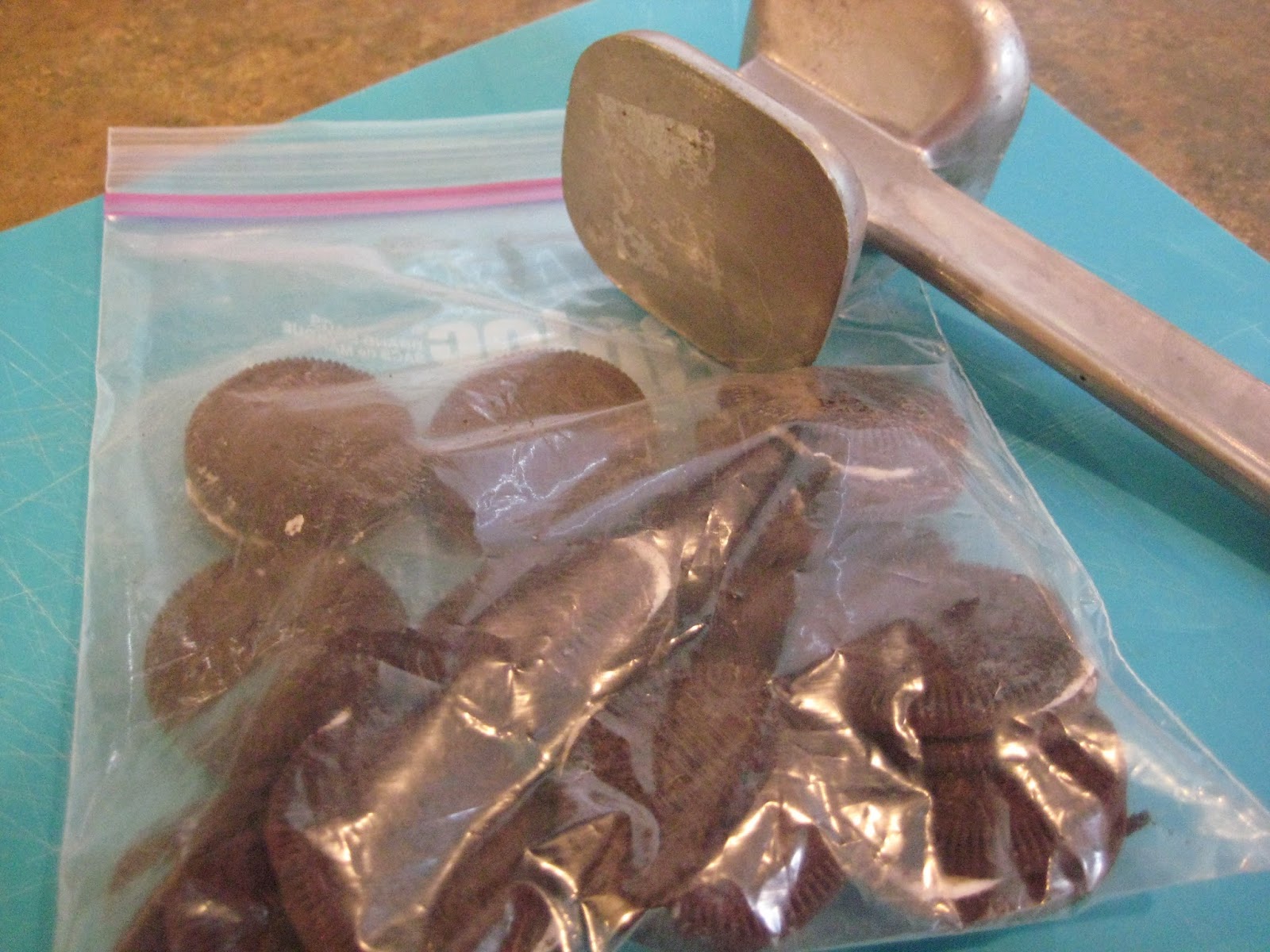 Not Just A Chick: Gluten-Free NO BAKE Cookies-n-Cream Cheesecake,,,it's ...