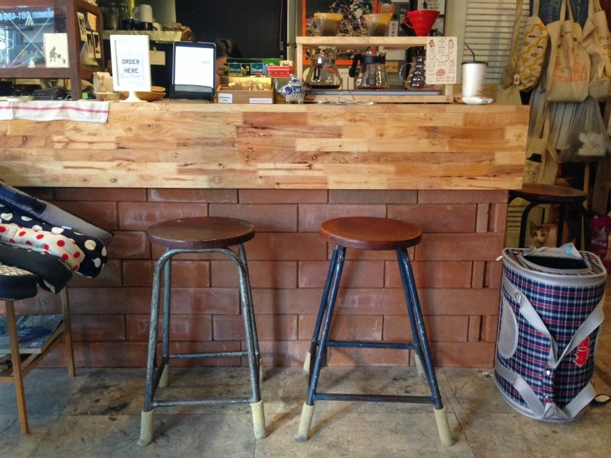 c h e r ijame: day off day cafe ^^ and my lovely friends