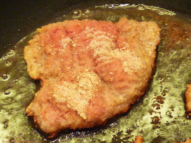 eatdrinkcooking: Wiener Schnitzel ohne Mehl oder Schnitzel-Semmel