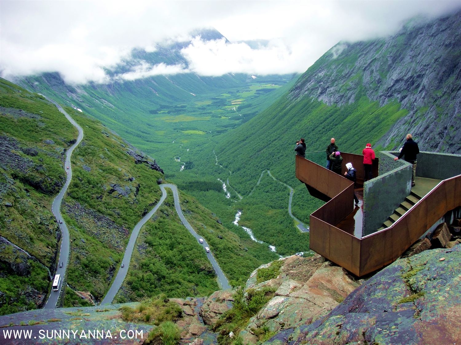 Sunny Anna: Trollstigen