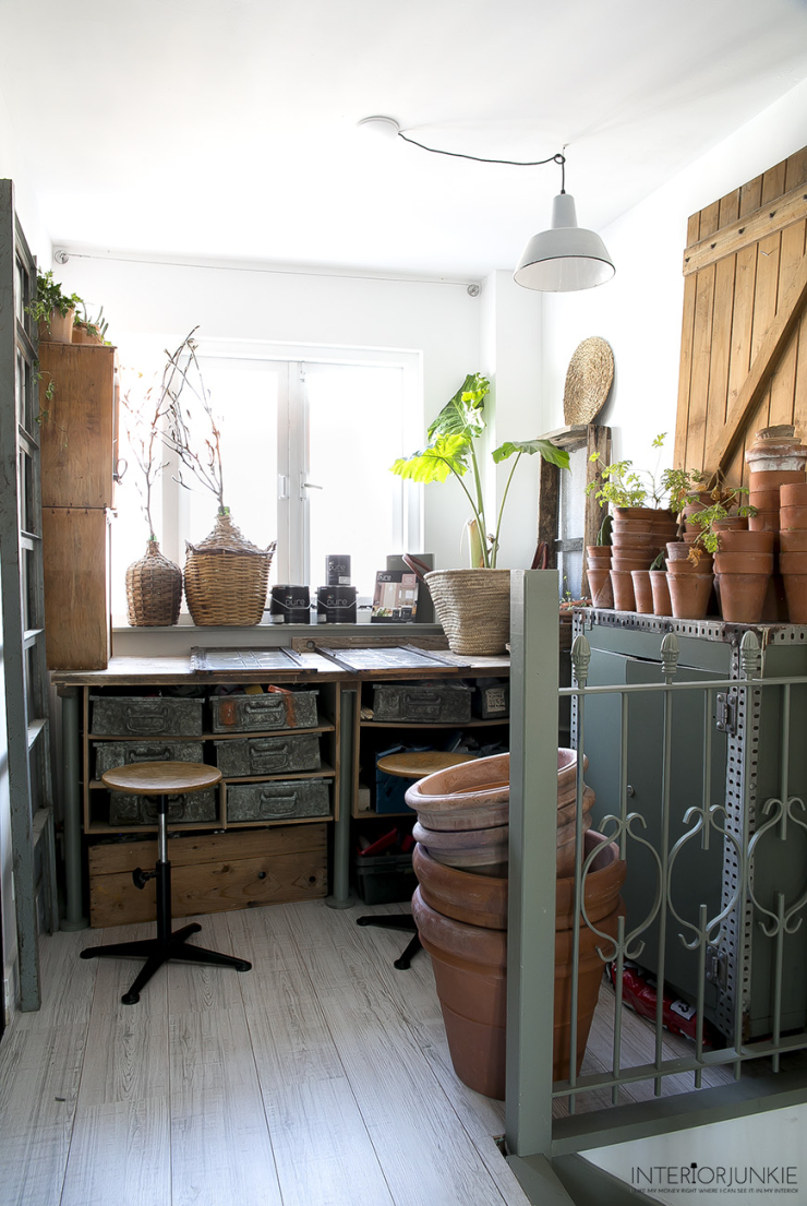 A Dutch house with a blend of vintage and industrial decoration