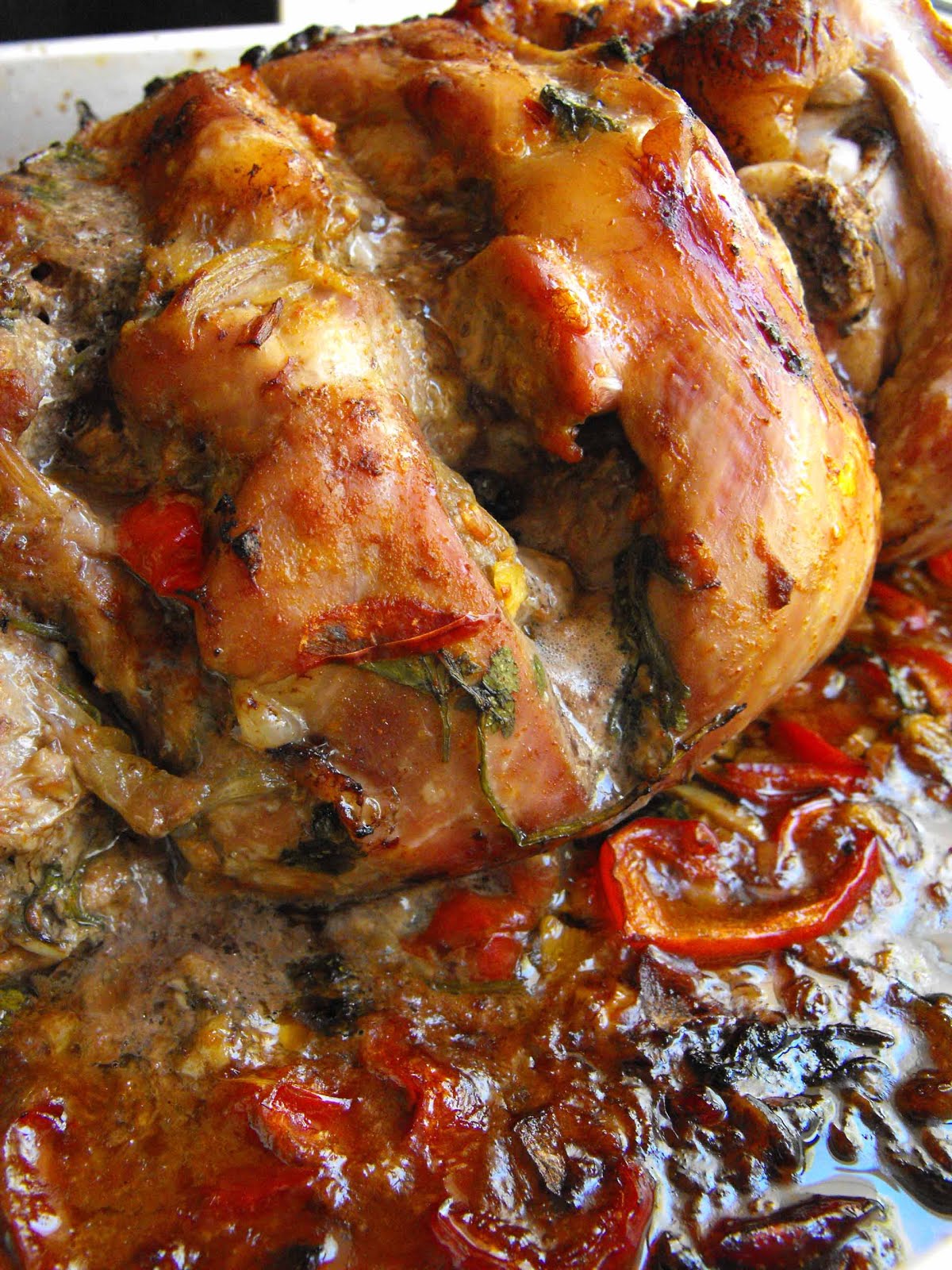 As receitas lá de casa: Perna de peru no forno com pimento