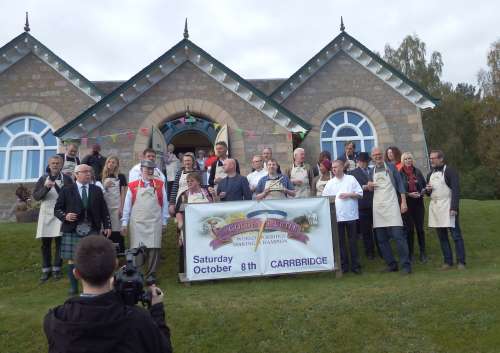 Lin Anderson: Bob Moore: 2016 Golden Spurtle World Porridge Champion ...