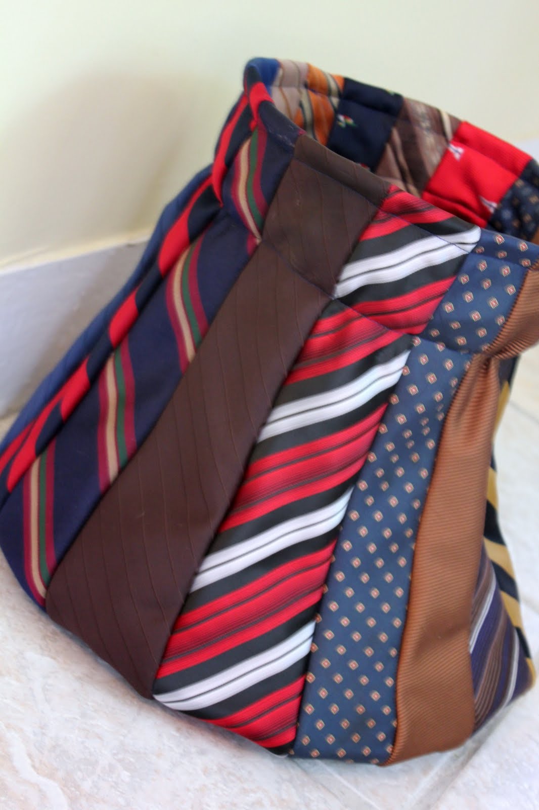 The Sassy Sewer: Necktie purse