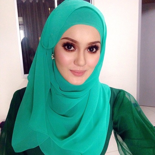 Biodata Uqasha Senrose - Yumida