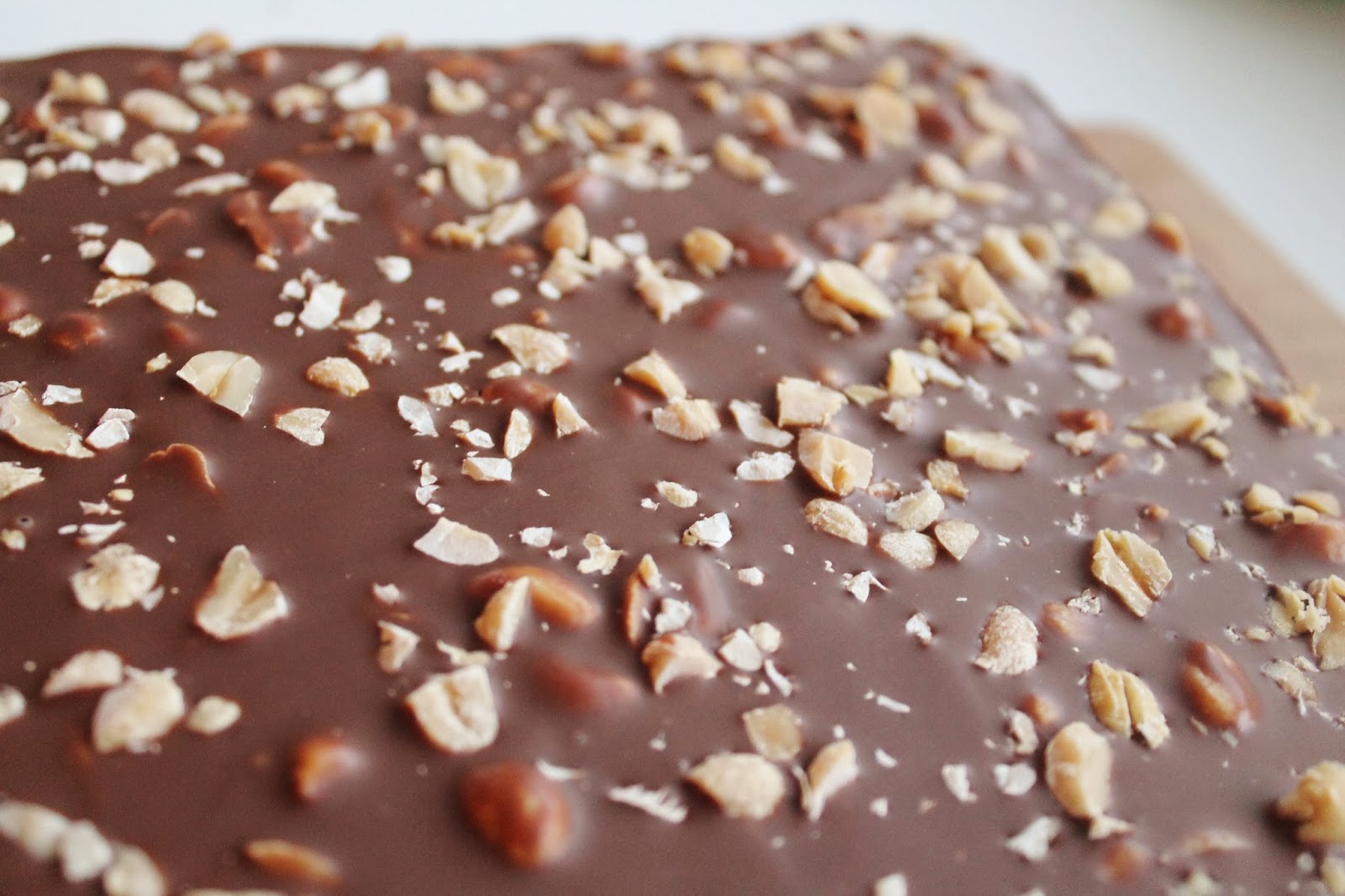 The Cakeaholic: Snickers squares