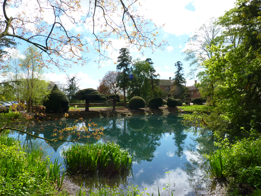 Middle of Nowhere: Brooding topiary at Longner Hall