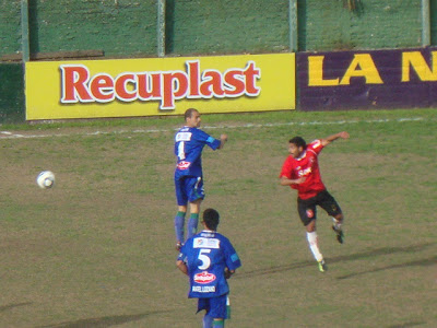 Revista Tribuna Roja: Defensores trajo un punto valioso de la cancha de ...