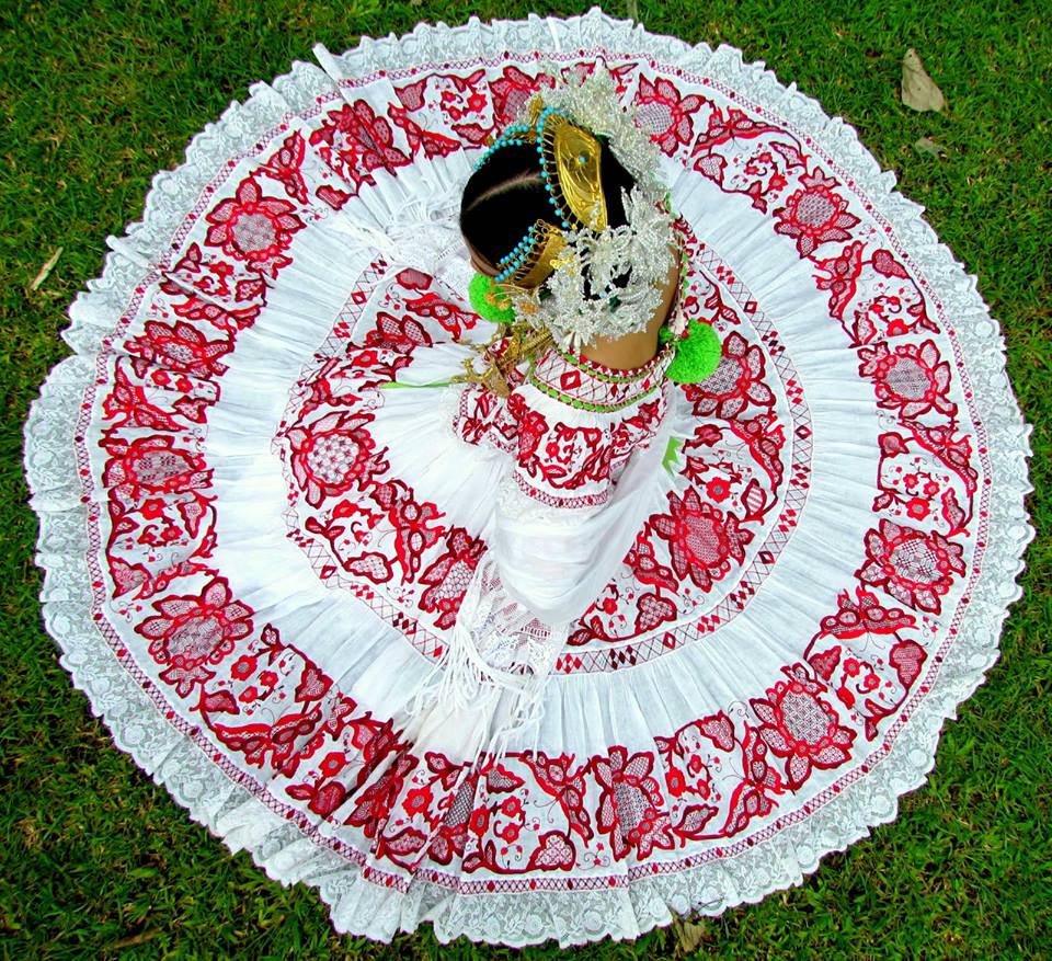 Nacional de la Pollera. ~ LoMejorPanama.com...