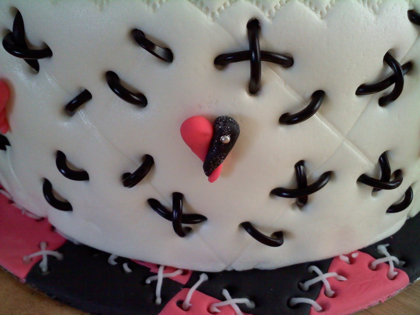 Pinky Promise Cakes: Emo cake for shayd