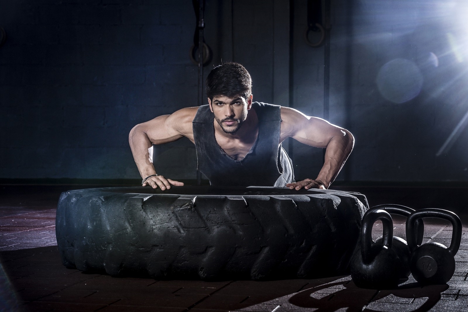 Ex-BBB Lucas Fernandes faz ensaio sensual e exibe seu corpo escultural ...