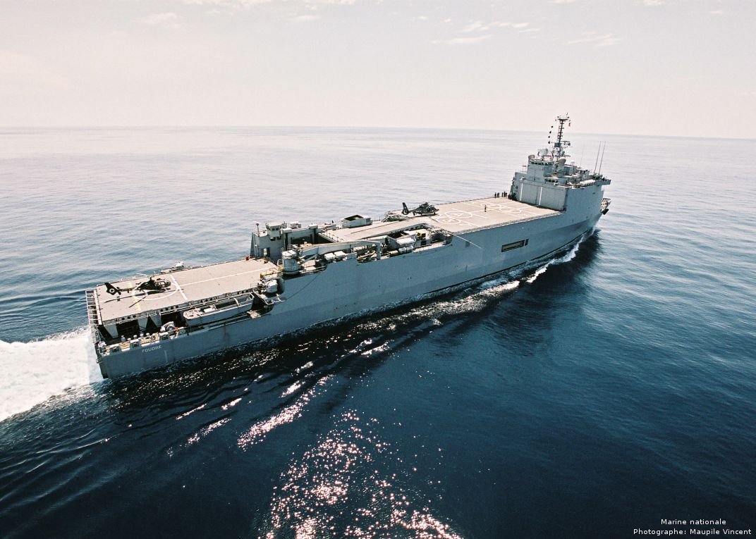 Desarrollo y Defensa: La Armada de Chile incorpora a su flota al buque ...