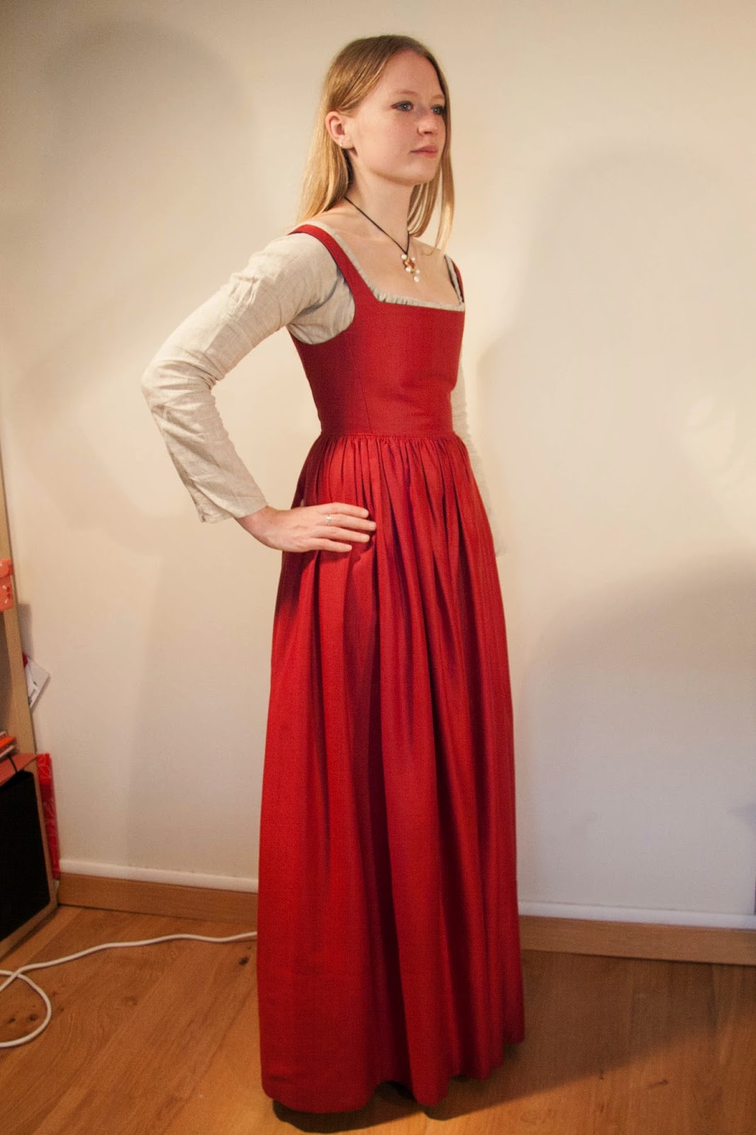 L'Atelier d'Esaïkha Création: XVe : Robe à Tassel - Partie 1/3 ...