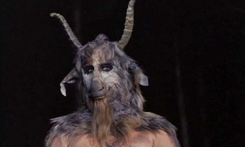 kocham dziwne kino: The Devil Rides Out (1968)