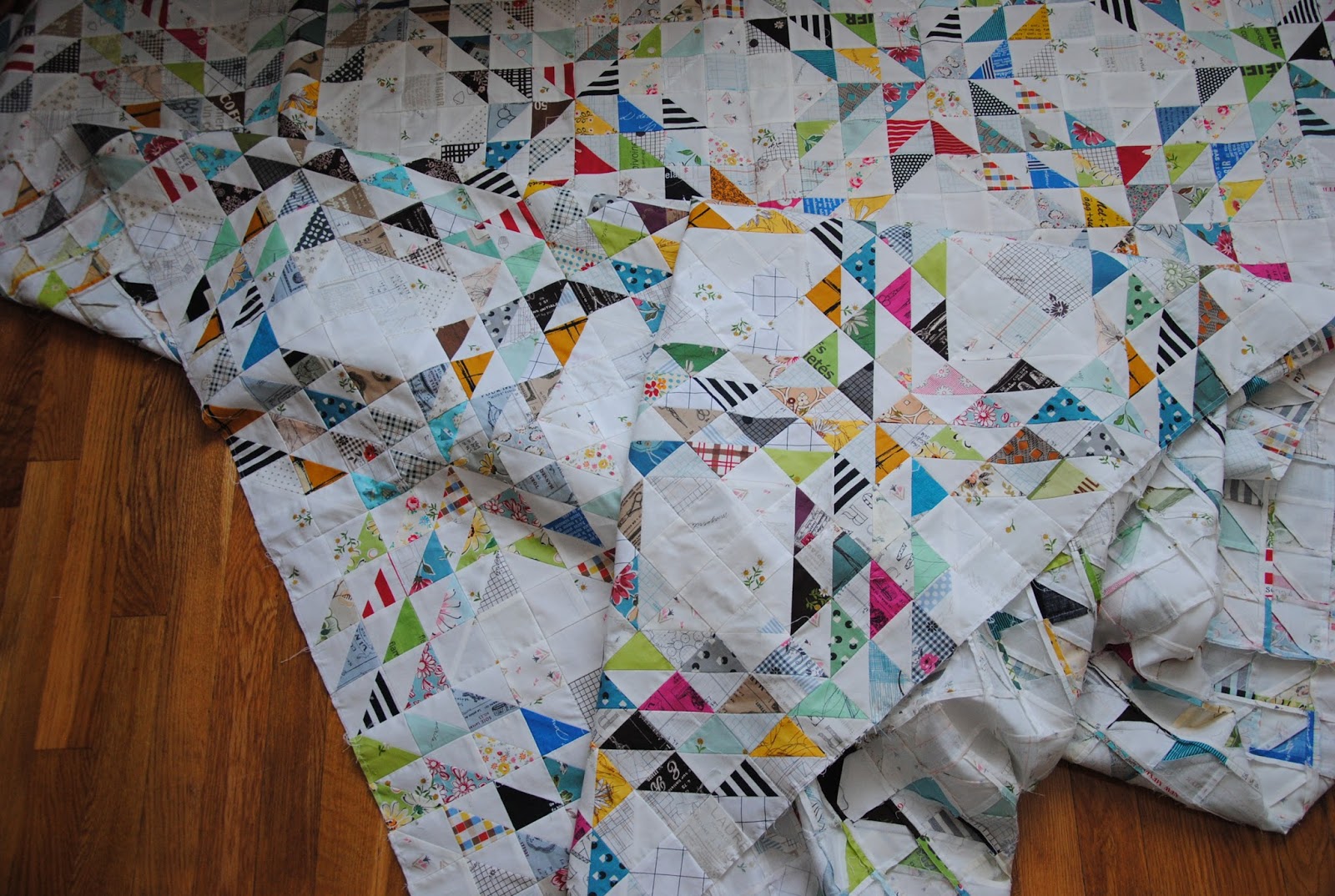 1/4" mark: Ocean Wave Quilt in Scrappy Style + quick tutorial