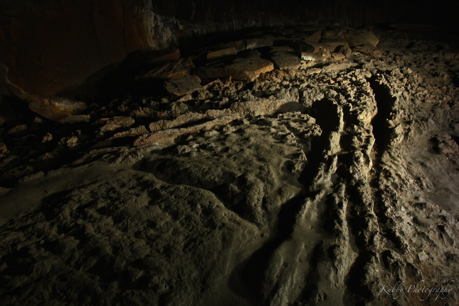Geology of Lava Caves and Solution Caves: Geology: Lava Caves vs ...