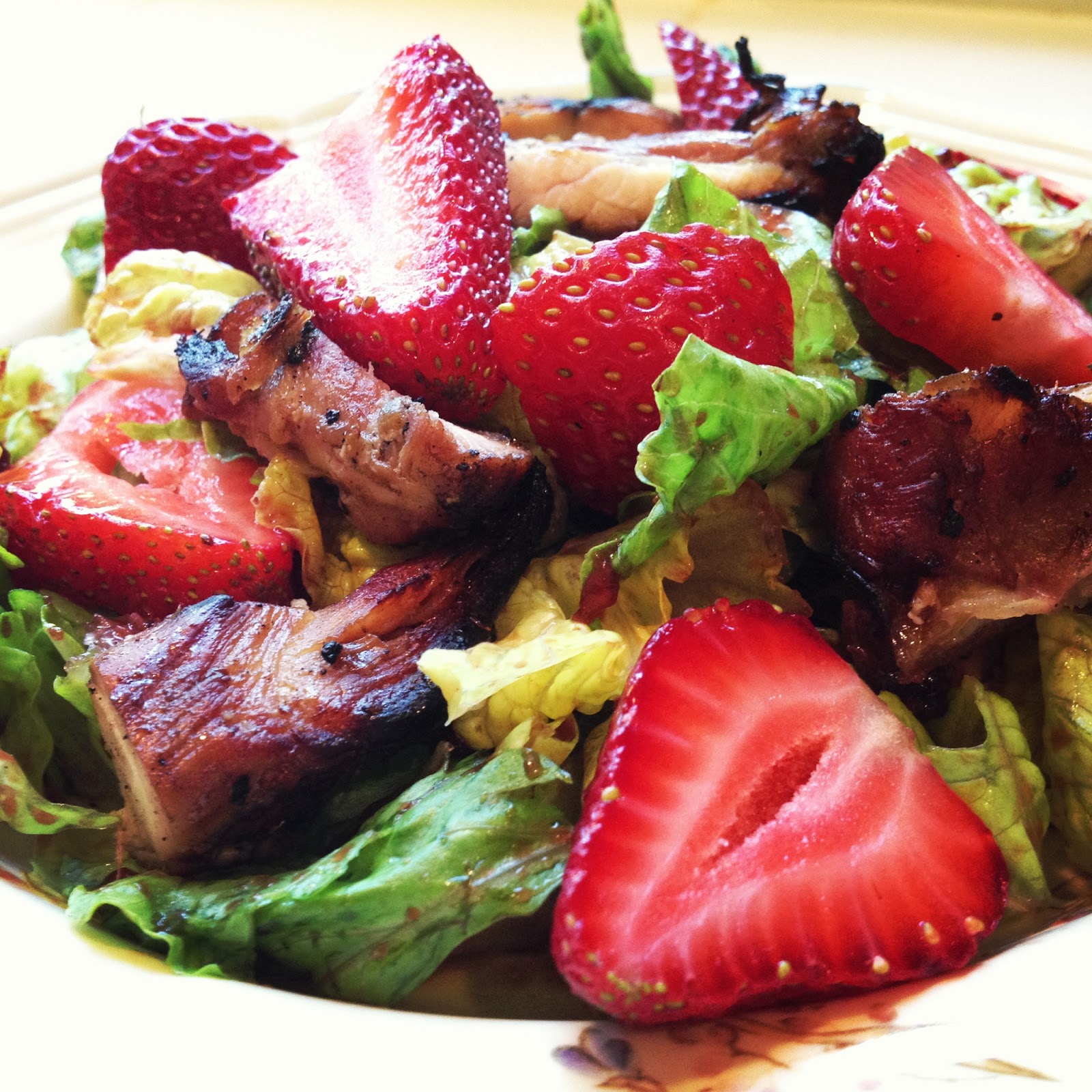 baubles and baked goods: strawberry balsamic salad with chicken