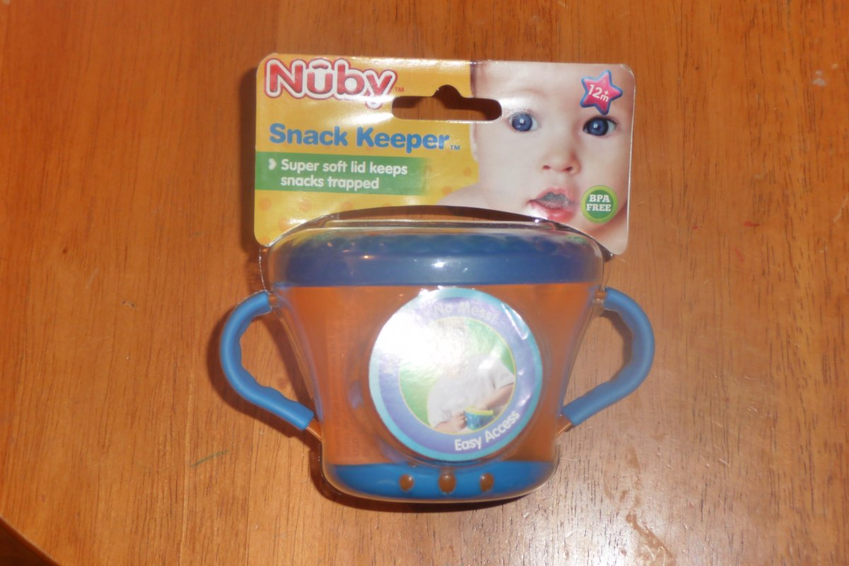 Cummins Life: Nuby Snack Keeper Review
