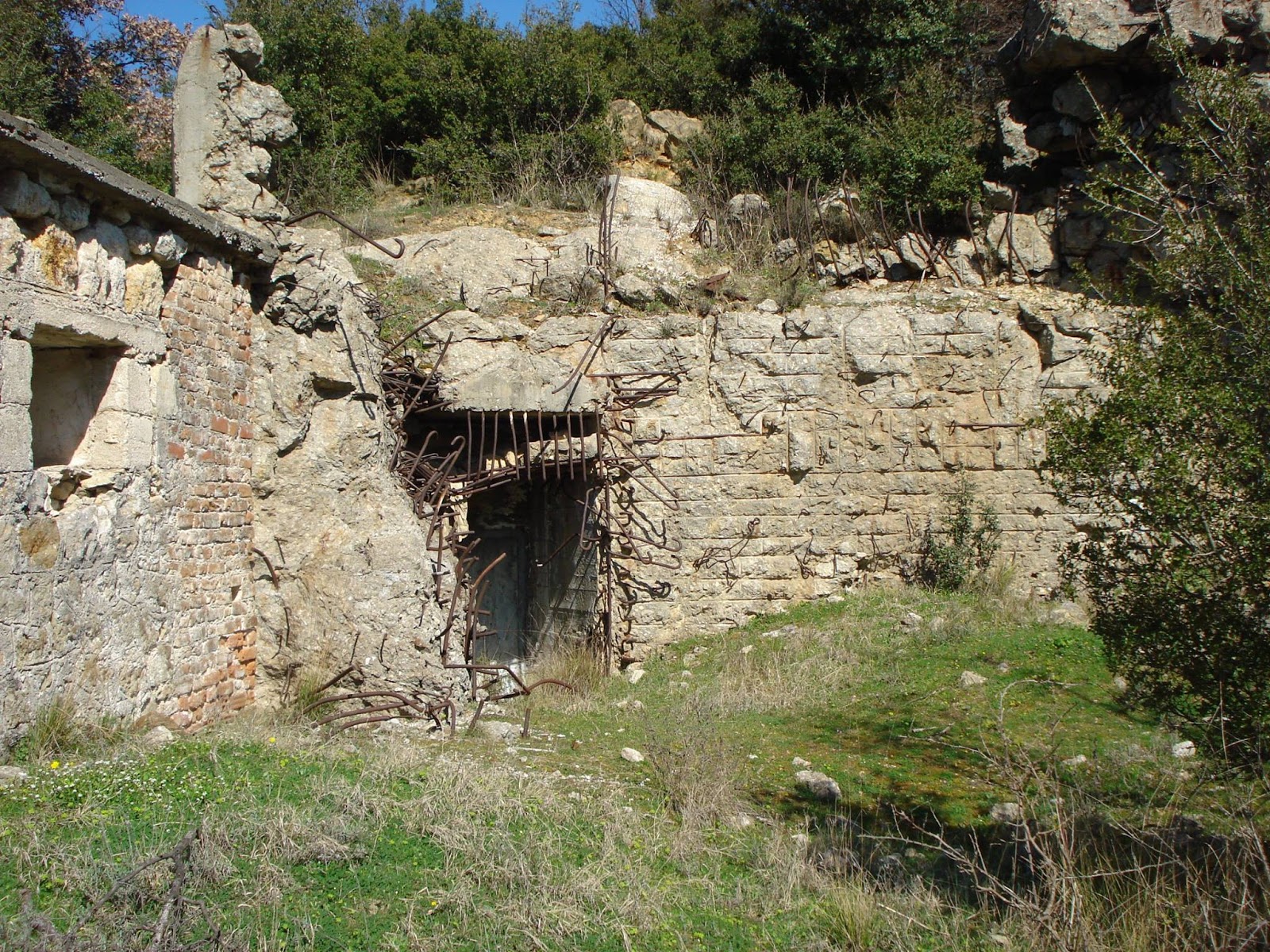 Battlefield Archaeology: Inside the “forgotten bunkers” of Usita ...