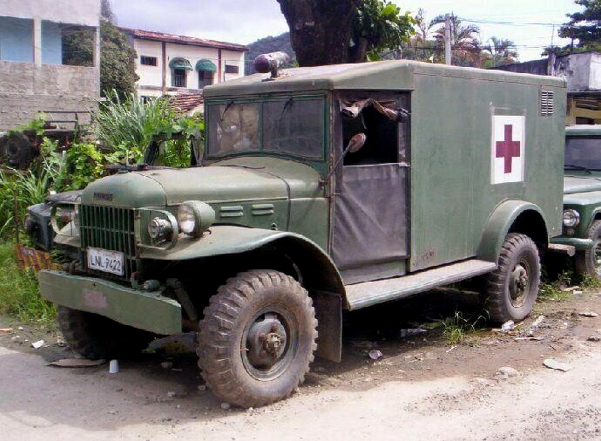 Viaturas Brasil: Dodge M-615 Ambulancia - Exército Brasileiro