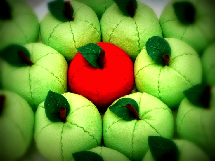 Free Felt Patterns: Free Felt Food Pattern of Whole Apples for Pretend Play
