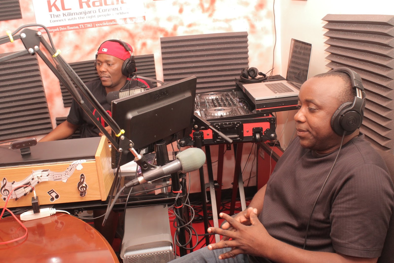 MlongoKihoma: DJ LUKE JOE ATINGA NDANI YA KC RADIO HOUSTON