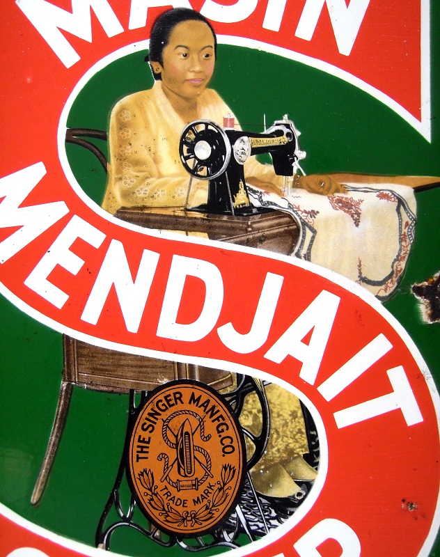 PATINA ANTIK: SINGER PORCELAIN ENAMEL SIGN