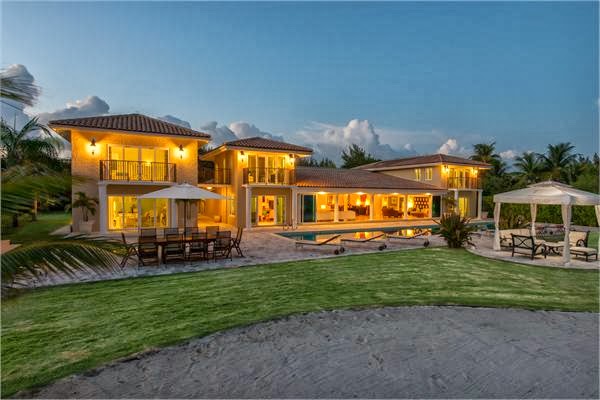 Luxury Life Design: The Magnificent beach Villa